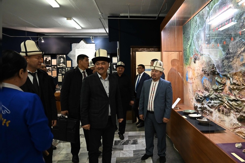 Parliament Speaker visits Manas-Ordo national complex - AKIpress News ...