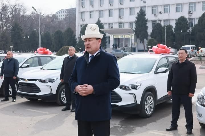Deputy district governors in Osh region receive service cars - AKIpress ...