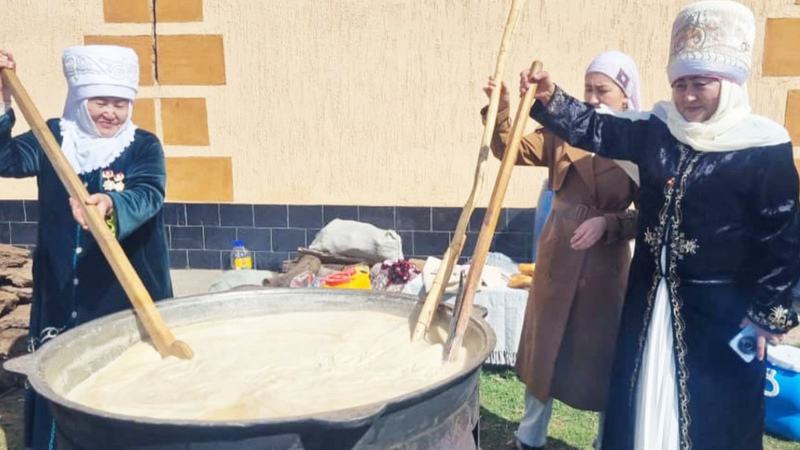 40 pots of sumolok being prepared in Alay ahead of Nooruz celebrations ...