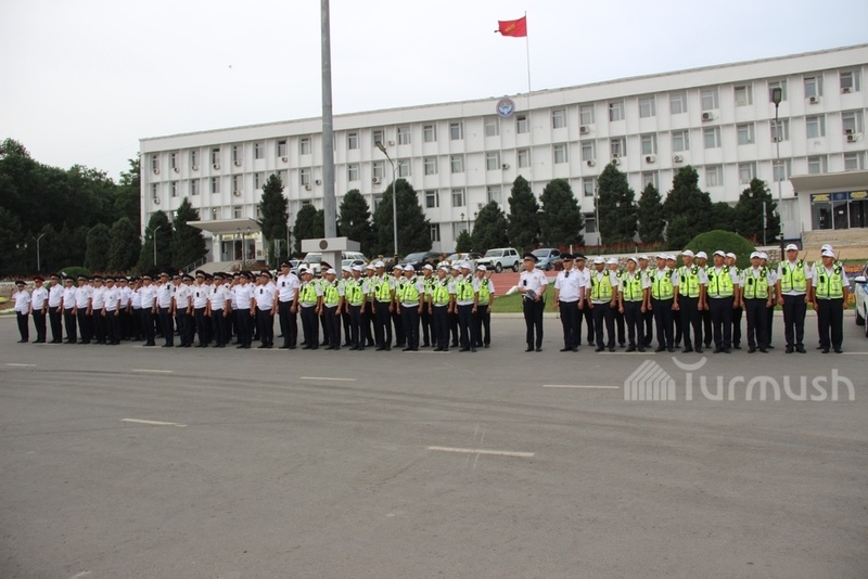 About thousand police officers monitoring safety during last bell in ...